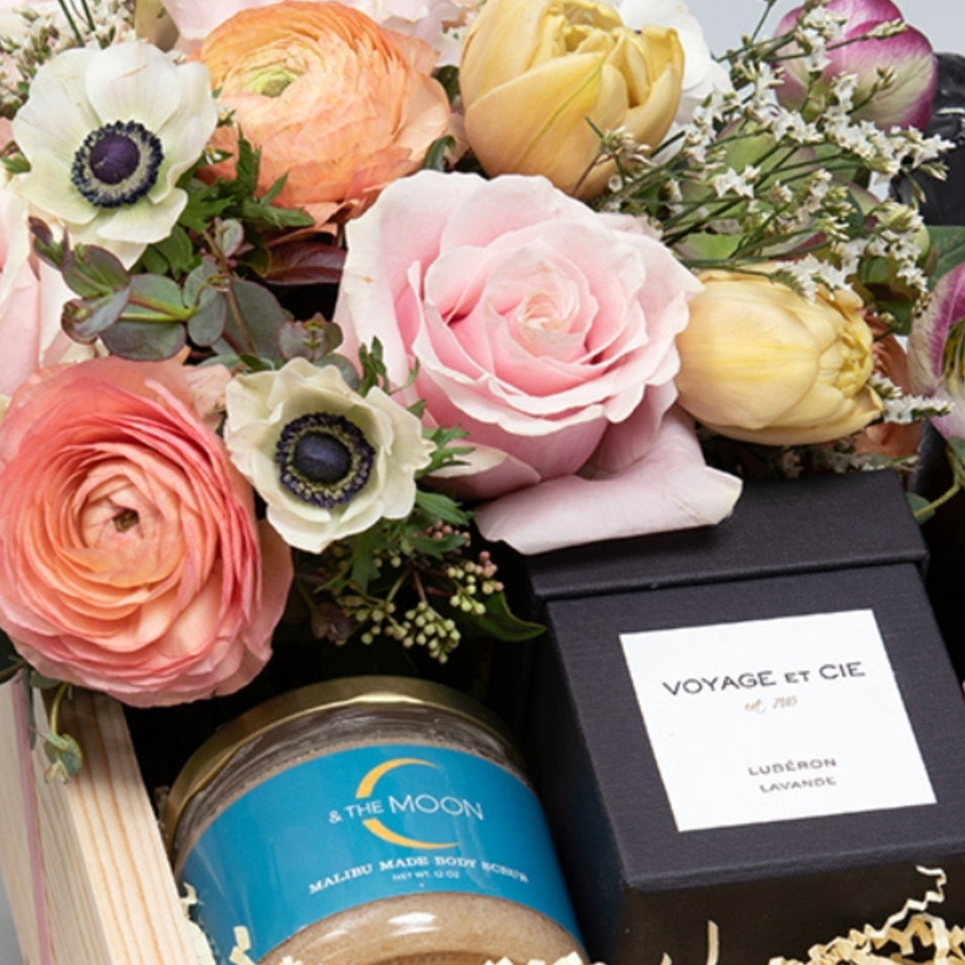 The Queen Gift Box – Viola Floral